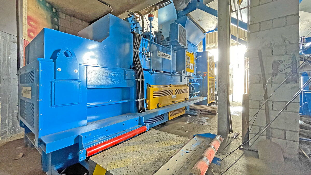 Baler Avermann, type AVOS 1410 BS-22/50, 70 t press force, year of ...